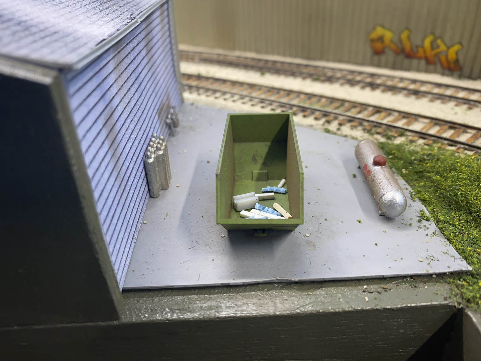 Every Litter Bit Helps – The Hills Line