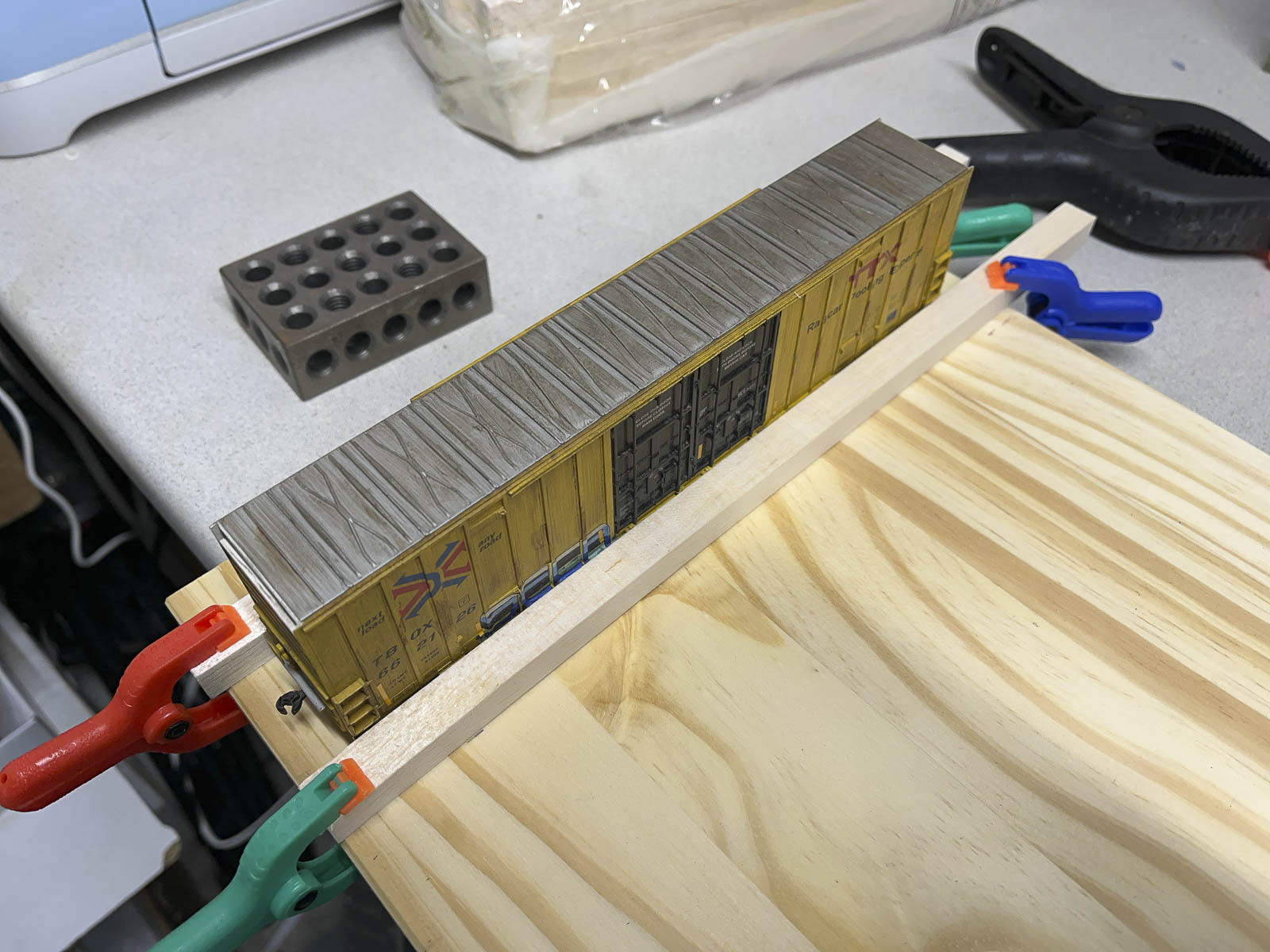 Fiddle Shelves – The Hills Line